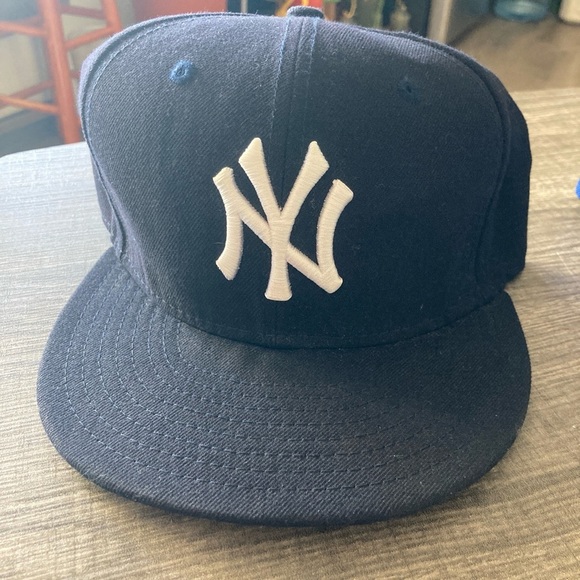 MLB offical | Accessories | Brand New New York Yankee Fitted Hats Only ...
